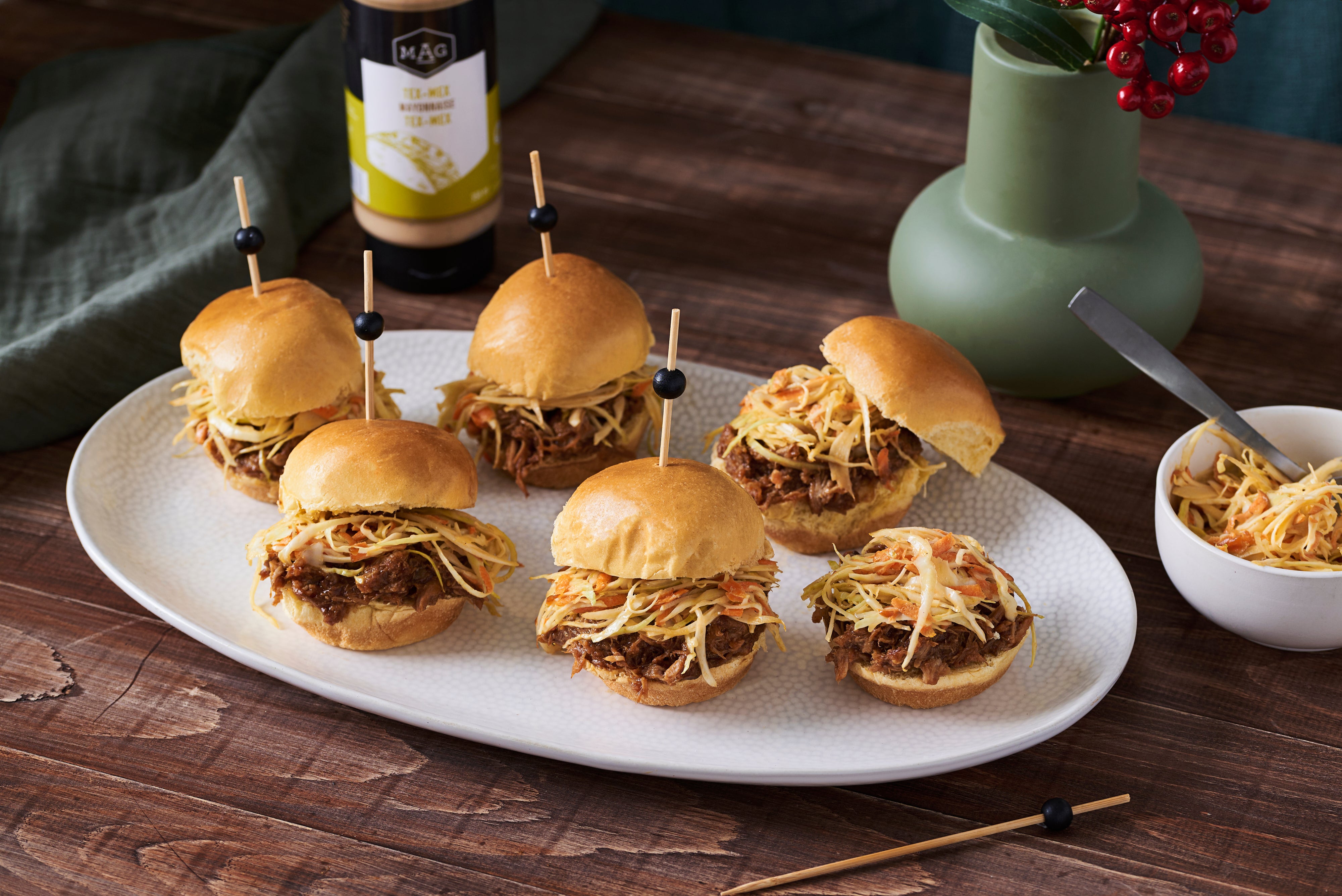 Mini-burgers de porc effiloché et salade de choux Tex-Mex – Mayonnaise MAG